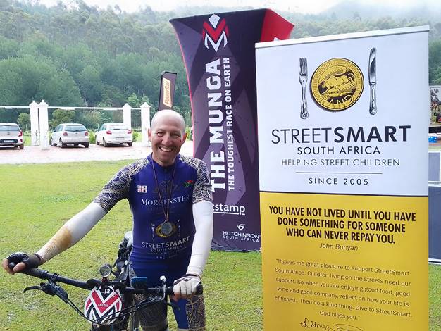 Man ry 1 000 km in 6 dae vir hawelose kinders | Netwerk24