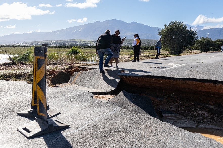 PICS | 'We've had to sleep in our trucks': Citrusdal cut off from the ...