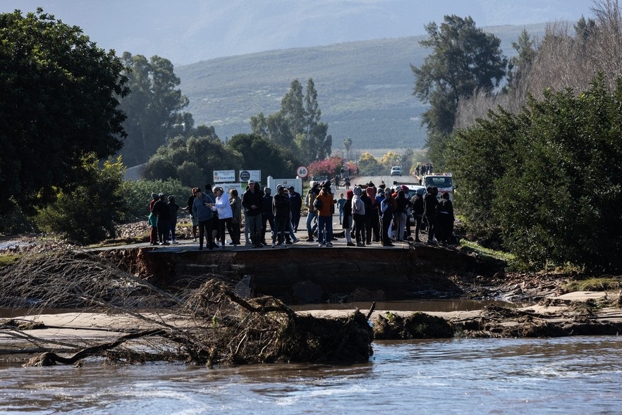 PICS | 'We've had to sleep in our trucks': Citrusdal cut off from the ...