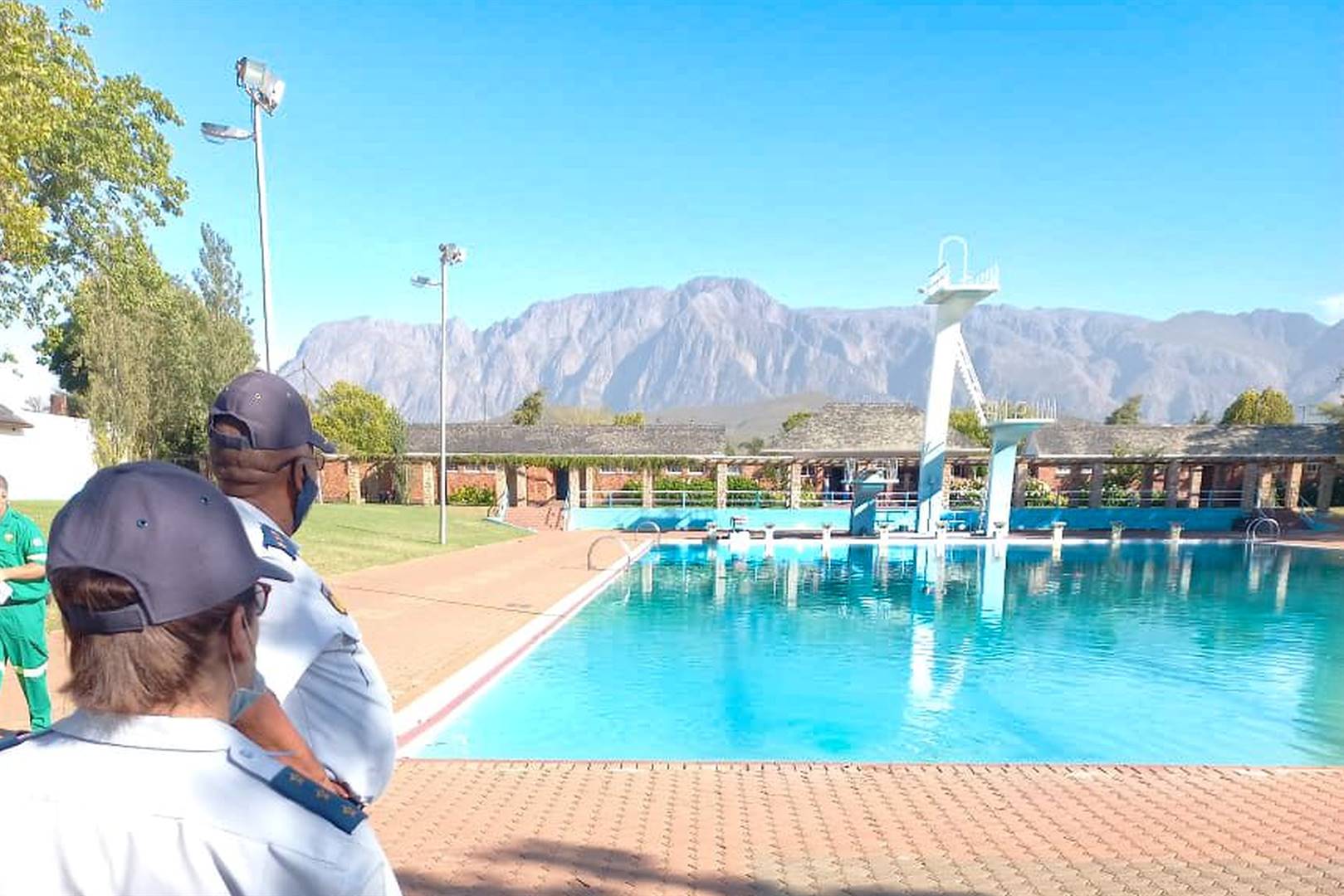 Swembadwater ‘skoon en blou toe lyk gevind is’ | Netwerk24