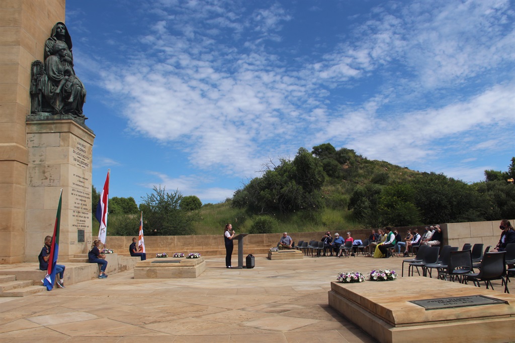 Eer gebring by monument | Netwerk24