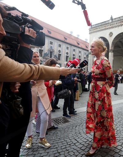 GALLERY | Moments after fainting, royal bride Princess Sophie shares ...