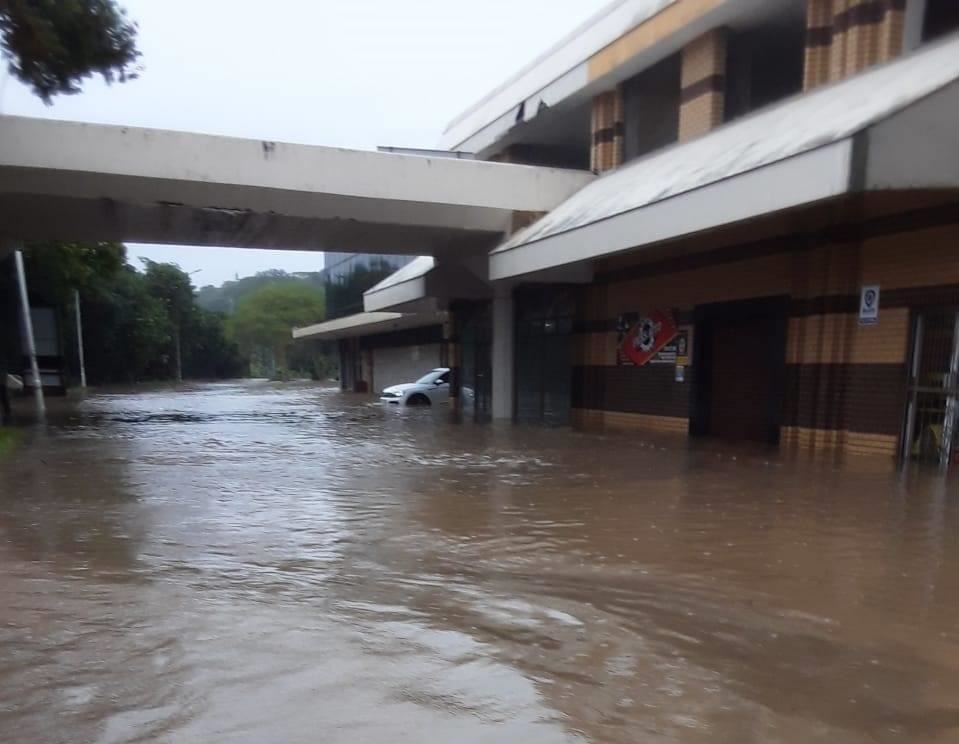 Watch | KZN battered by heavy rain and floods | News24