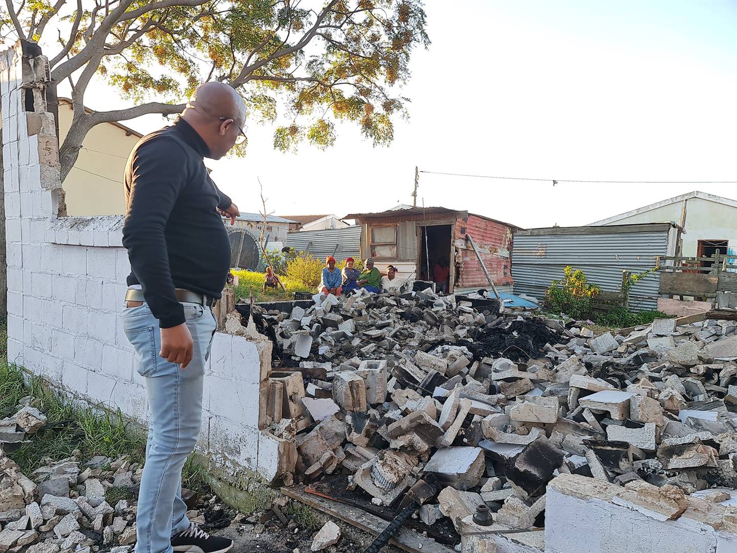 Vrou dood, talle dakloos nadat huis in Gqeberha afbrand | Netwerk24