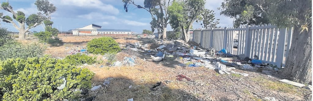 Old school site an eyesore | News24