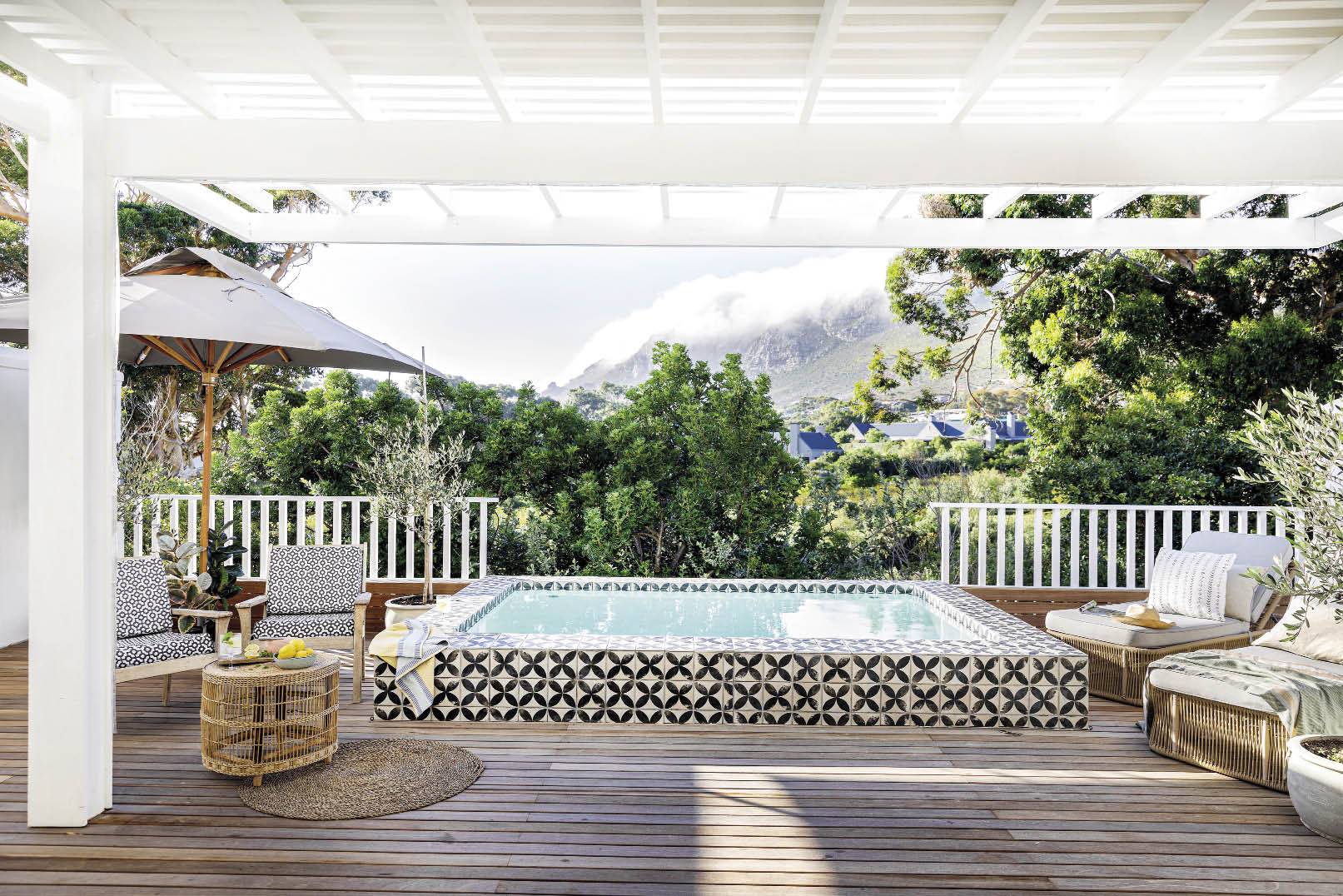 A chic estate home on the slopes of Constantiaberg | News24