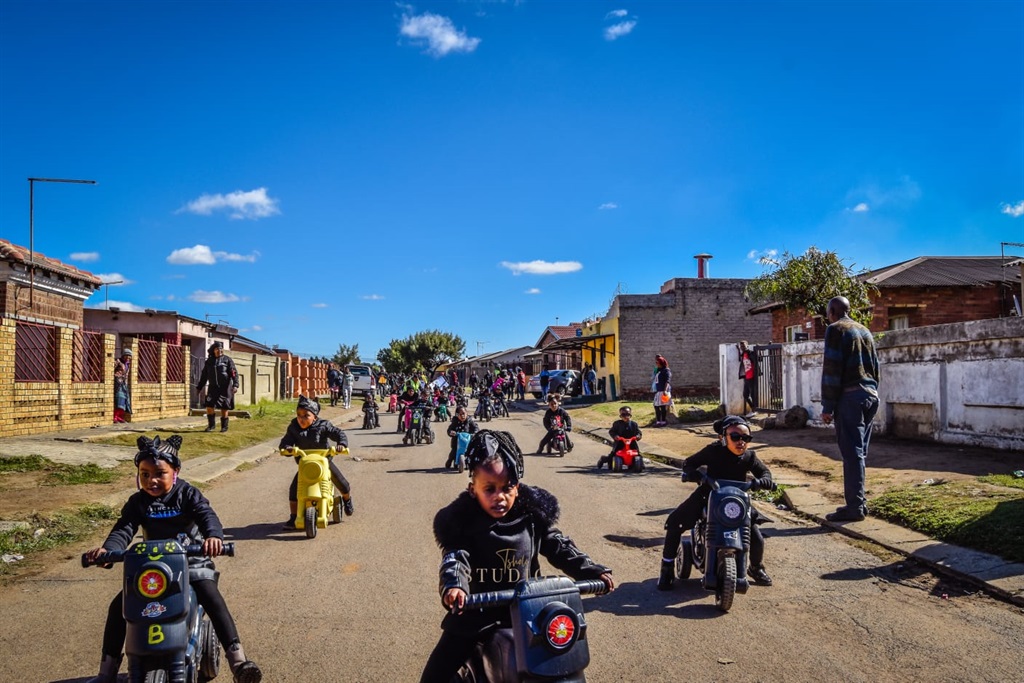 PICS: Bikers, kids VROOM through kasi streets! | Daily Sun