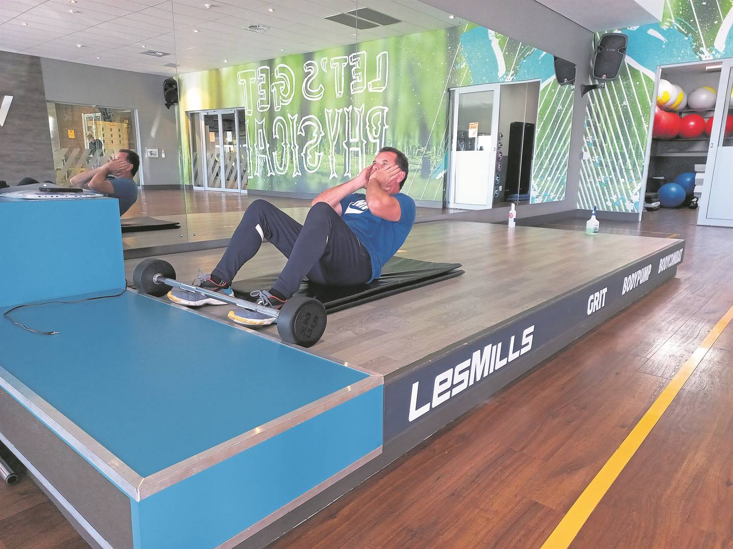 Local man gets ready to break full sit-ups world record soon | News24