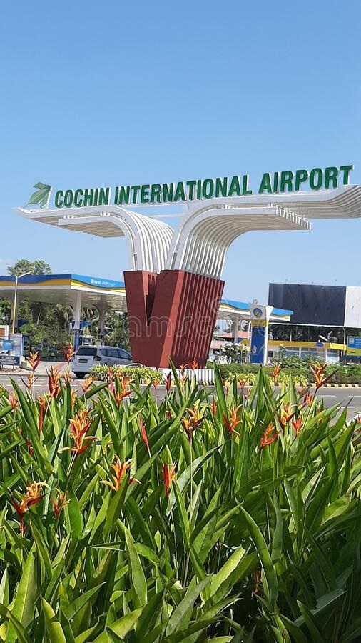 Mamman Joseph (63) en sy vrou is op die Kochi-lughawe in Indië in ...