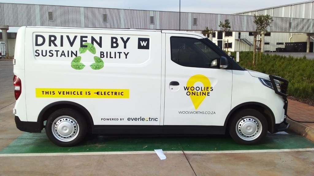 Woolworths gaan begin om sy vloot afleweringsvoertuie met elektriese ...