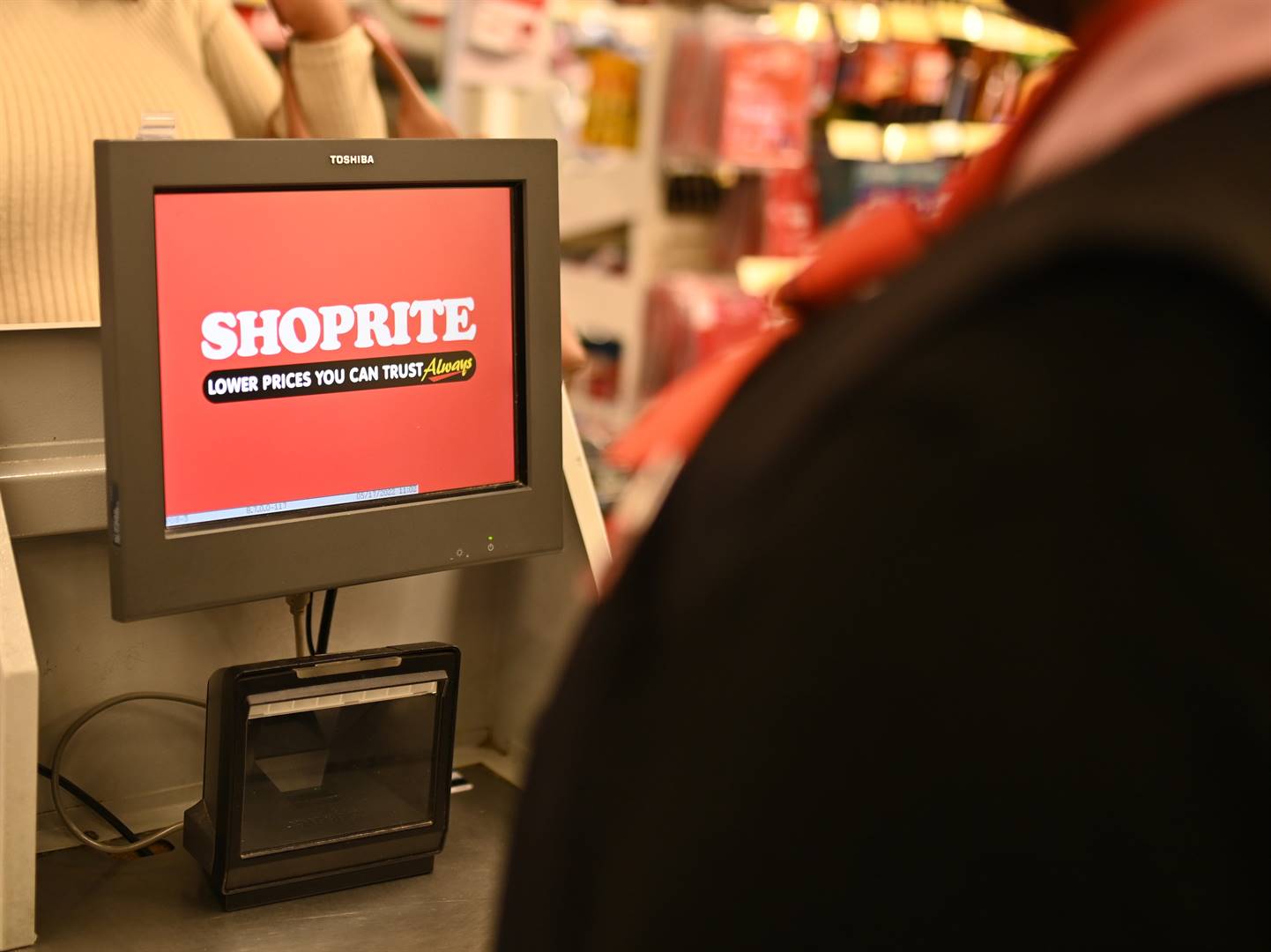 Shoprite loof IT-span vir 22 000 ure se werk ná onluste, oorstromings ...