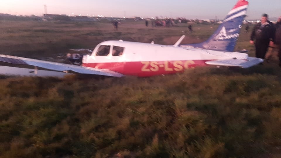 PICS: Cops stop AIRCRAFT looting | Daily Sun