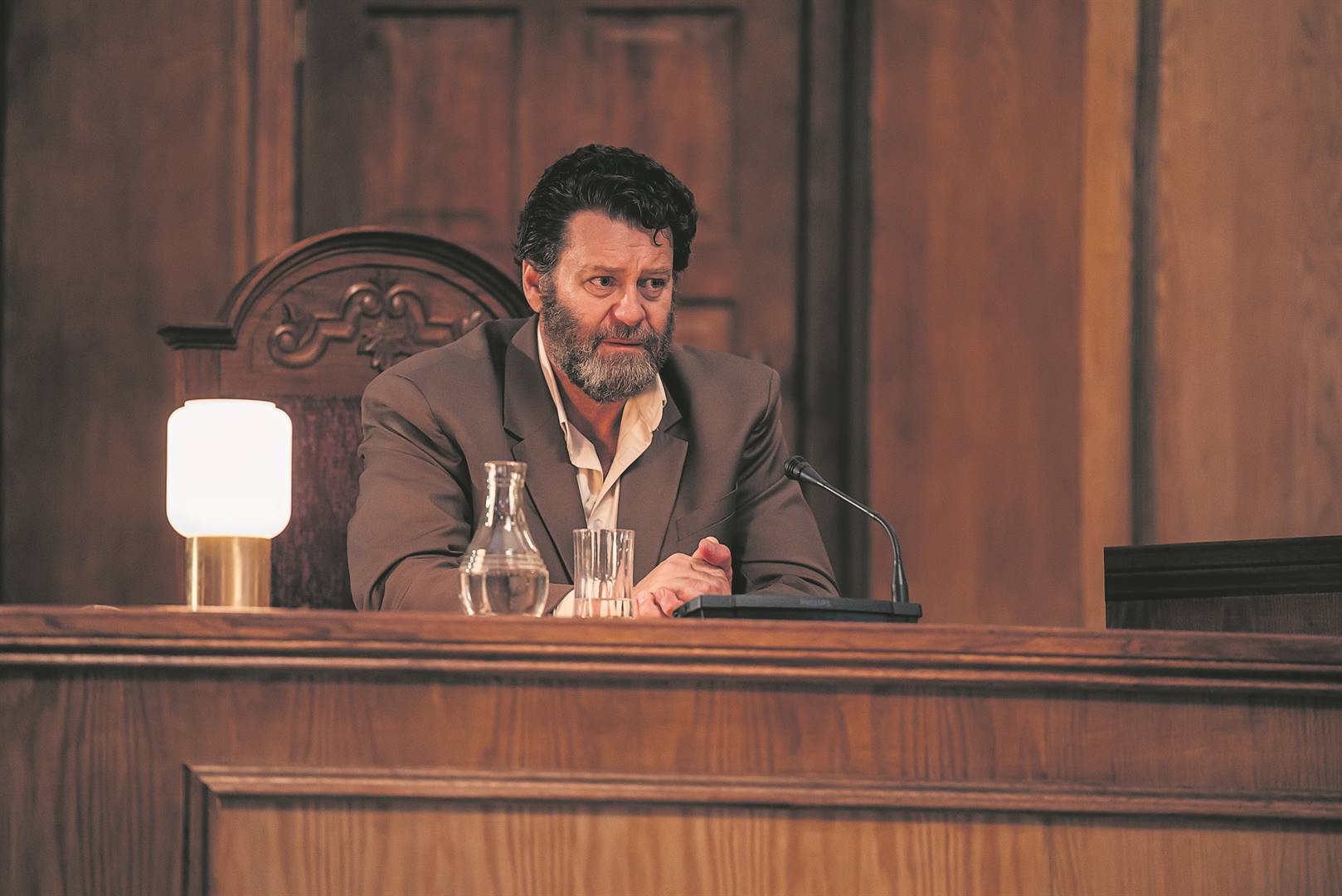 Local reeks op Netflix | Son