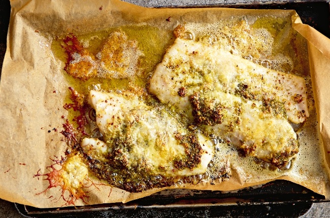 Cheesy pesto hake pan bake | News24