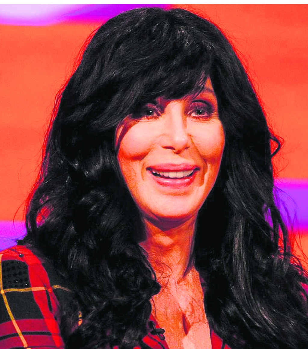 Cher op stage by awards | Son