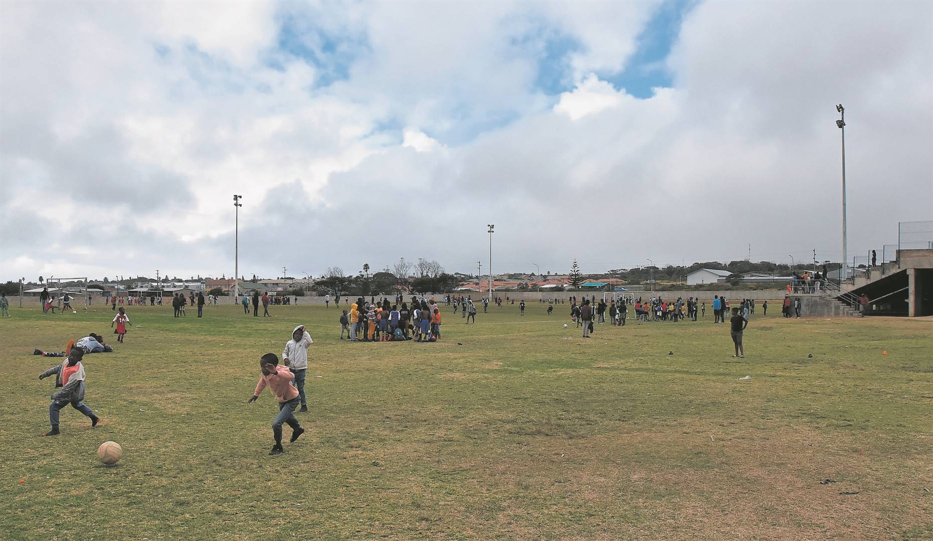 LFA-hoof jaag groot drome na | Son