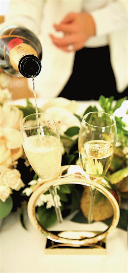 5 glamorous ways to serve champagne at your wedding | News24
