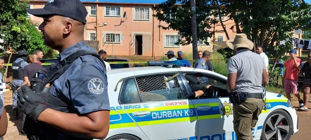BANG BANG: Gang violence shocks residents! | Daily Sun