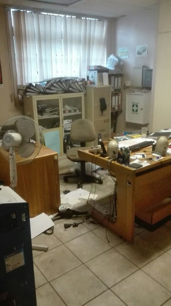 Taksbetalers ruik ’n rot ná PC’s voete kry | Son