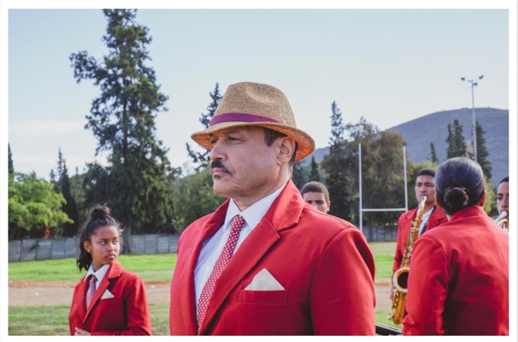 'n Fees van vele stories en talent | Son