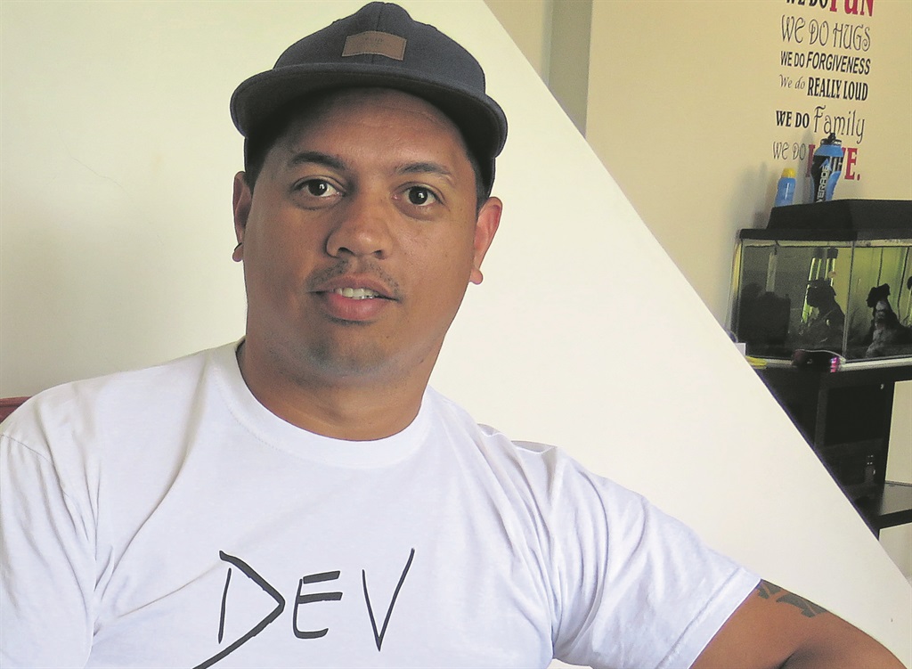 Twee miljoen kykers volg Dev se sketches | Son