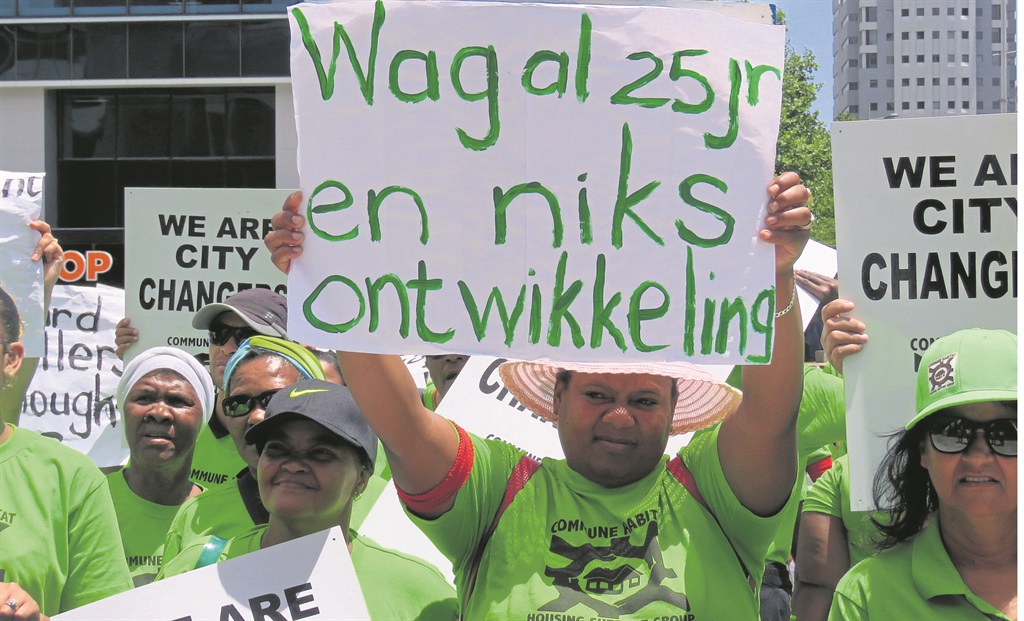 Betogers vra nie vir huise | Son