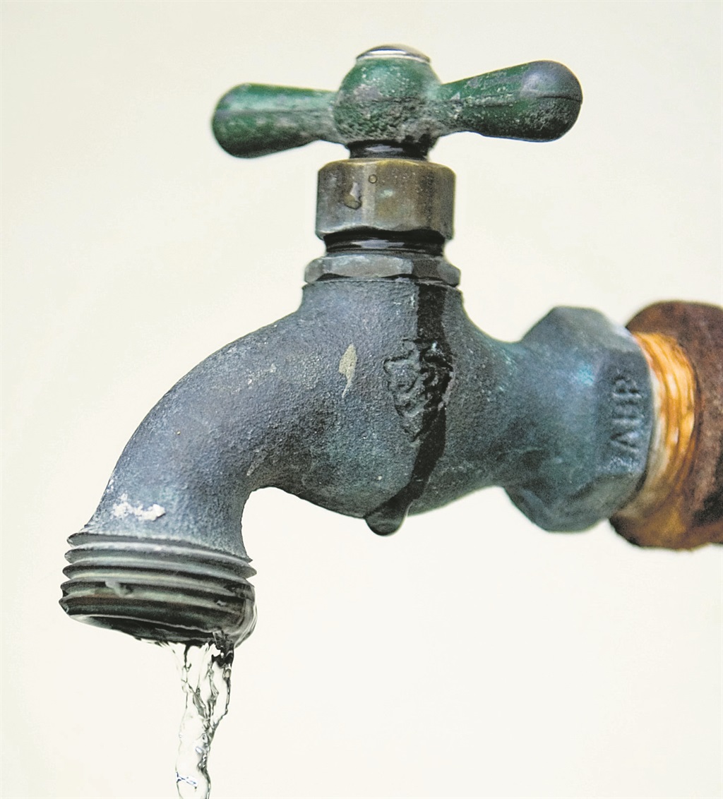 Ons almal moet ons deel doen om water te spaar | Son