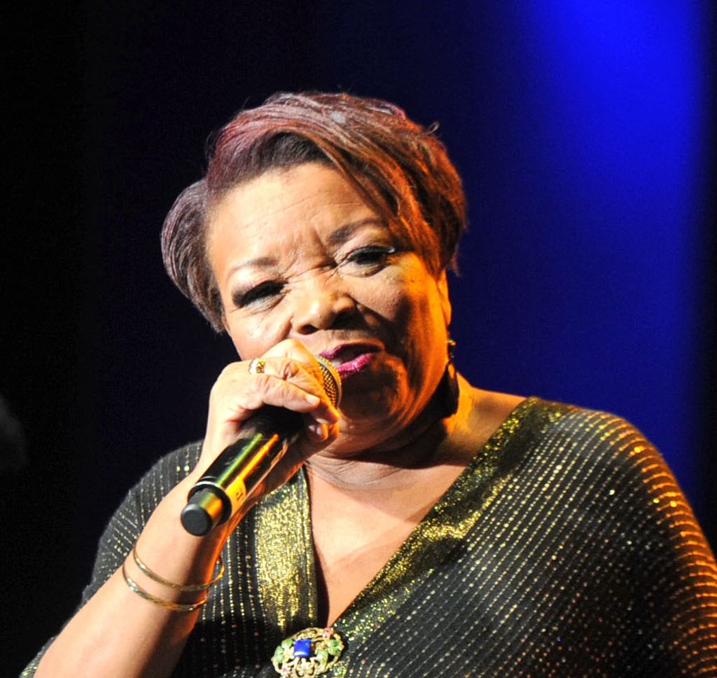 Geliefde Judy Boucher, locals dis weer fees van musiek op | Son