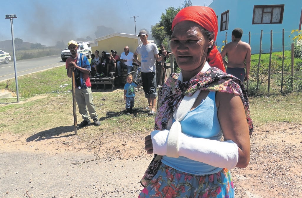Hulle sit nuwe bure lelik uit | Son