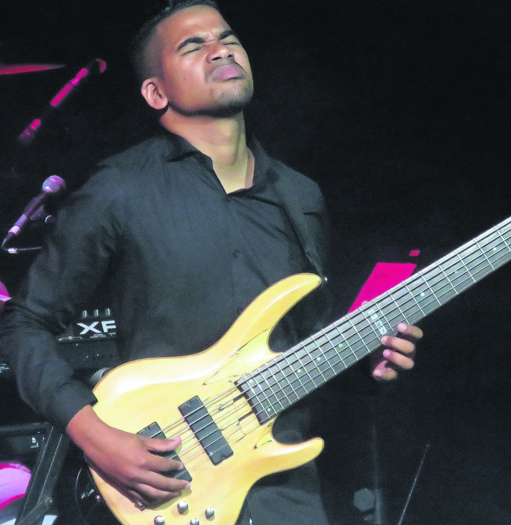 God hou hand oor show | Son