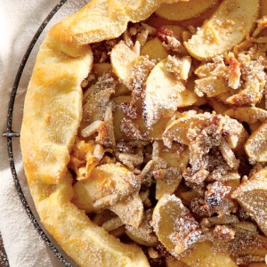 Apple pie with almonds | You