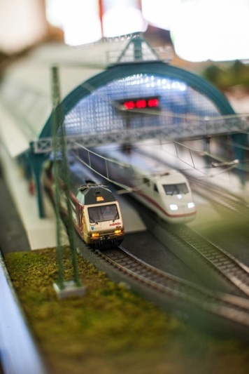 So ry die trein, die handgeverfde trein | Netwerk24