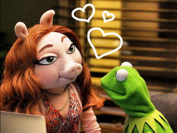 Wat ’n vark! Ontmoet Kermit se nuwe vriendin Denise | Netwerk24