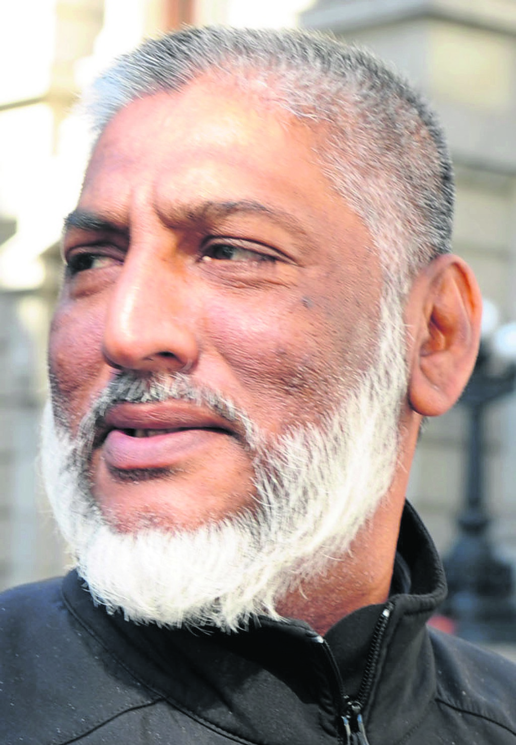 Dawjee ‘meng in na misdaad’ | Son