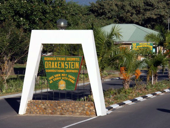 Five prison warders stabbed in Drakenstein prison | News24