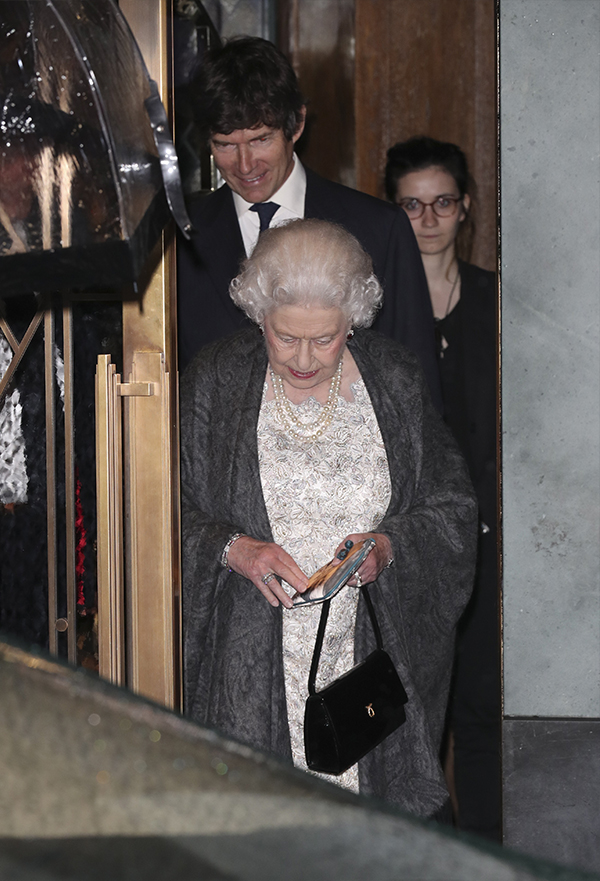 IN PICTURES: A royal night out! The Queen is dressed to the nines out ...