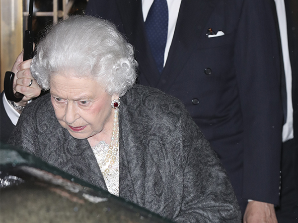 IN PICTURES: A royal night out! The Queen is dressed to the nines out ...
