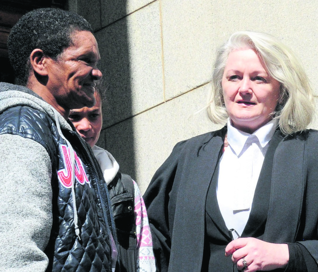 Sy lawyer wil ligter straf hê | Son