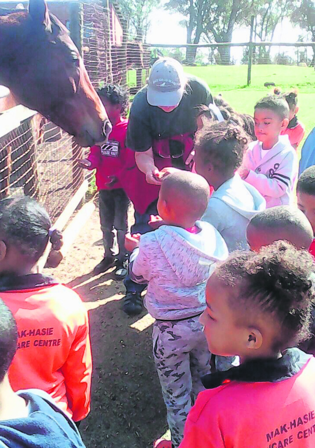 Kids geniet plaas | Son