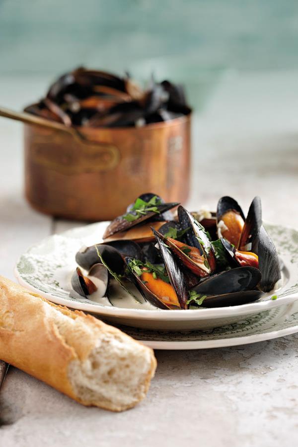 Moules Mariniere (Mossels met witwyn en room) | Netwerk24