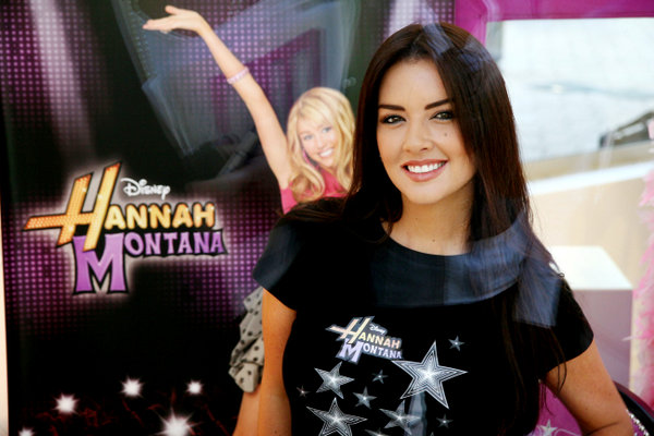 Cindy Nell-Roberts - Rolmodel soos SA se eie Hannah Montana | Netwerk24