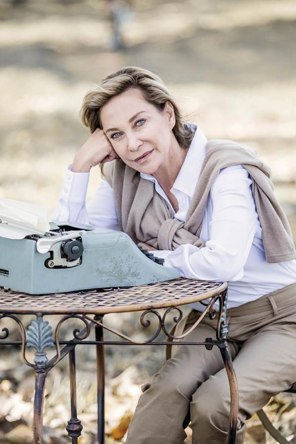 Brümilda van Rensburg praat oor Vrouedag, sterk vroue en mishandeling ...