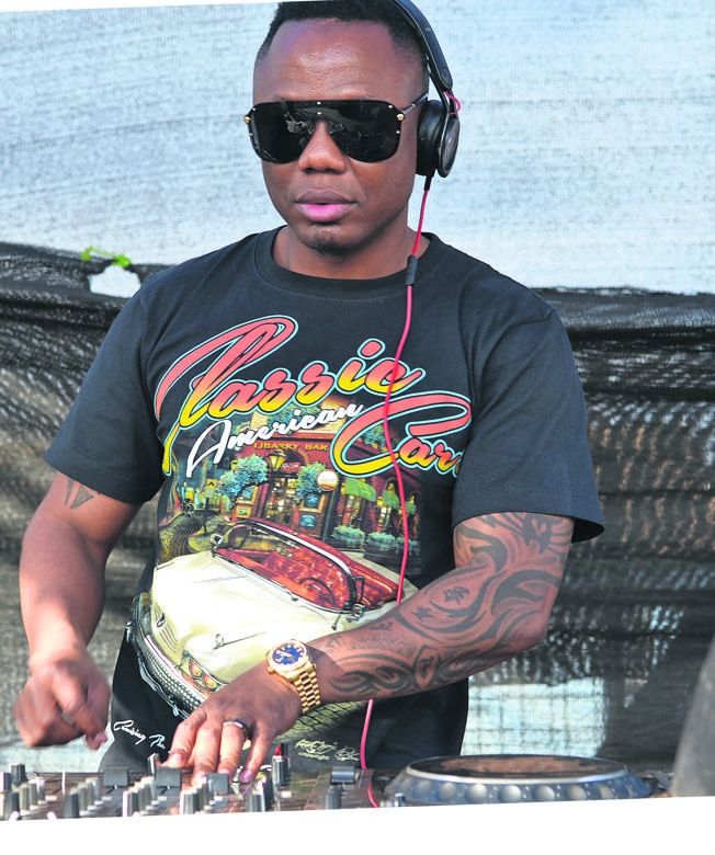TOP ARTISTS WILL BRING HOUSE DOWN | Daily Sun
