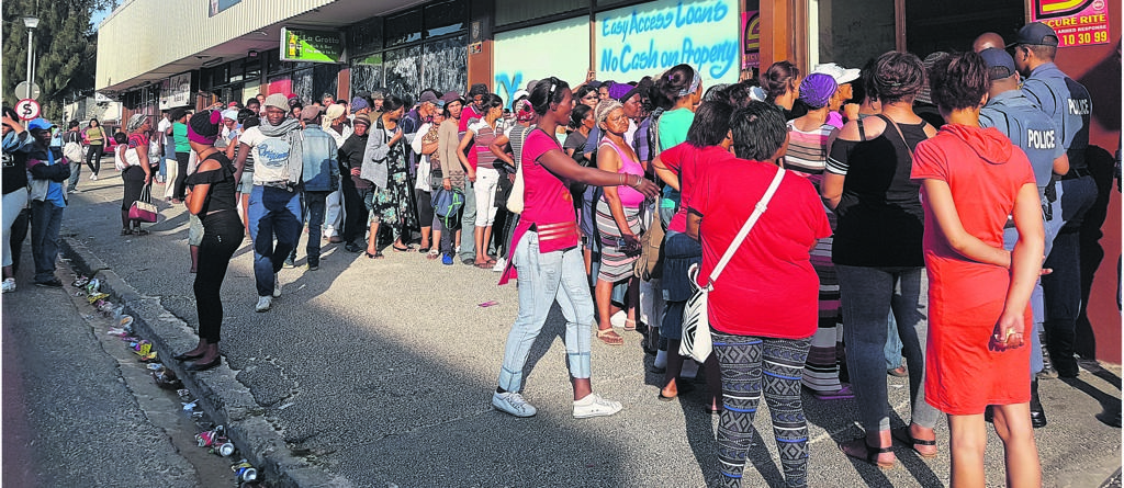 Chaos toe lener se geld opraak | Son