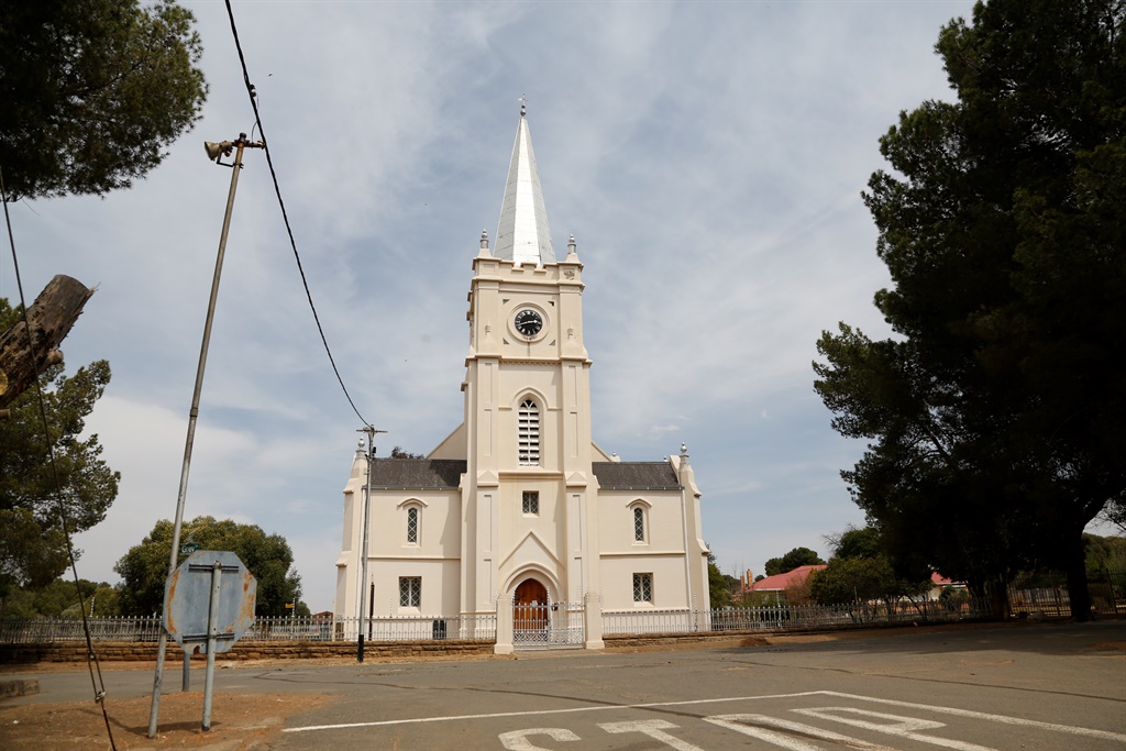 Vrydag 4 uur: Gariep-dam en Nieu-Bethesda | Netwerk24