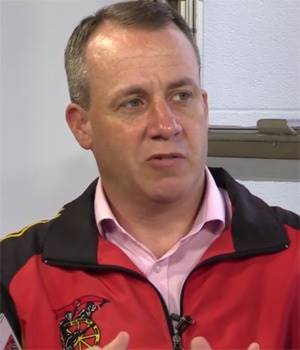 Sny die vet katte se geld – Cosatu | Netwerk24