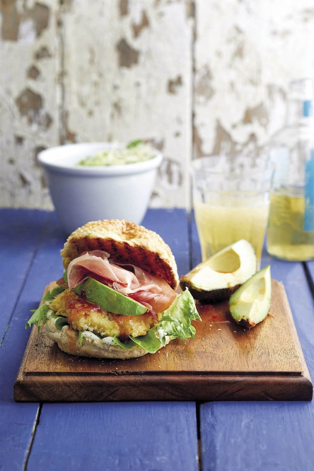 Hoenderburger met avokado en parmaham | Landbou