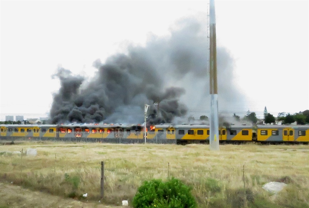 Nóg ’n slag tref metrorail | Son