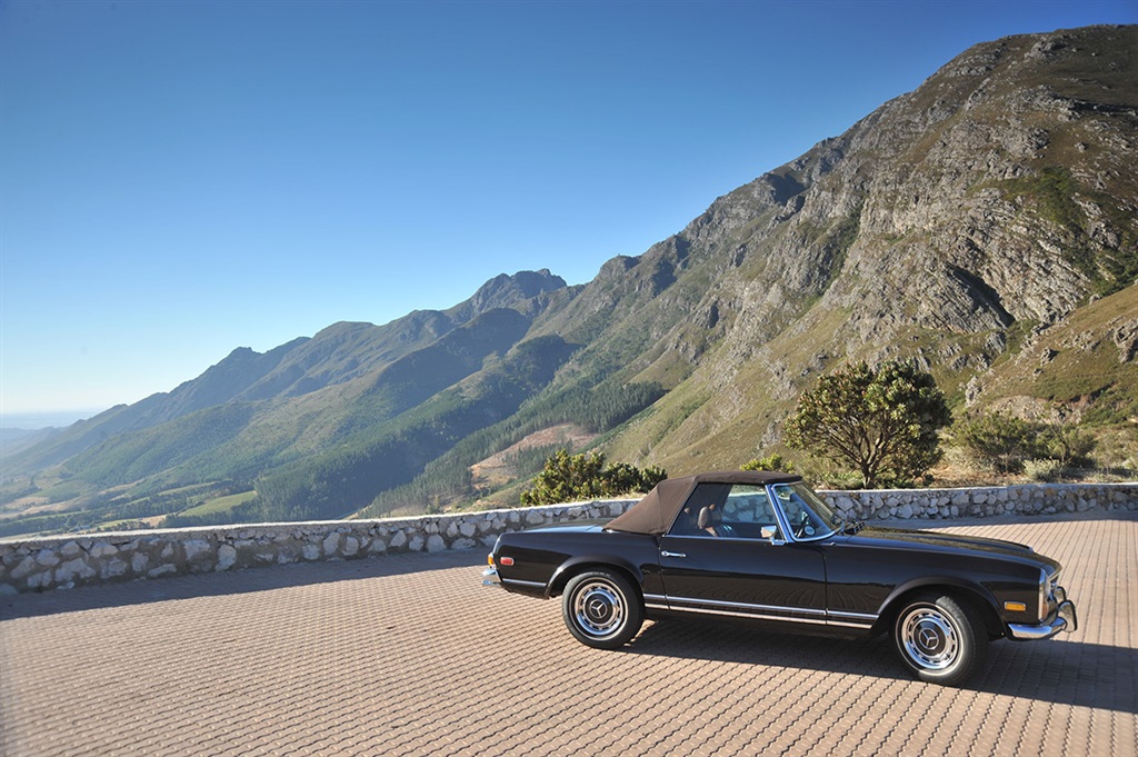 Classic drive: The smooth, sleek Mercedes-Benz 'Pagoda' - prepare to be ...