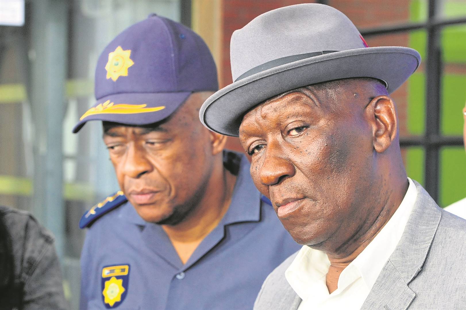 Sper gebied af, smeek Sanco | Son